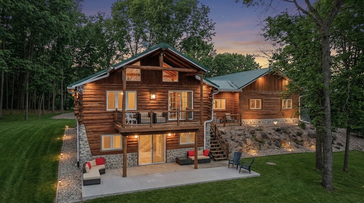 Pigeon Retreat | Firepit | Playset | Dock - Bear Creek, WI