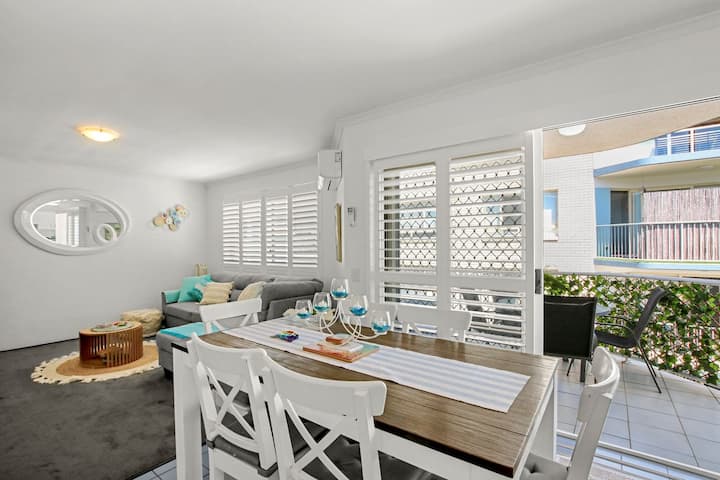 Ocean Breeze Unit 10, 42 King Street, Kings Beach - Caloundra