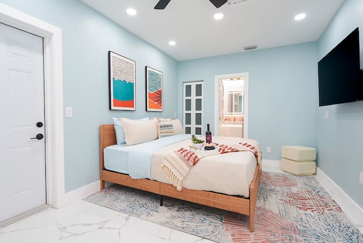 Clearwater’s Luxury Hidden Gem - Clearwater, FL