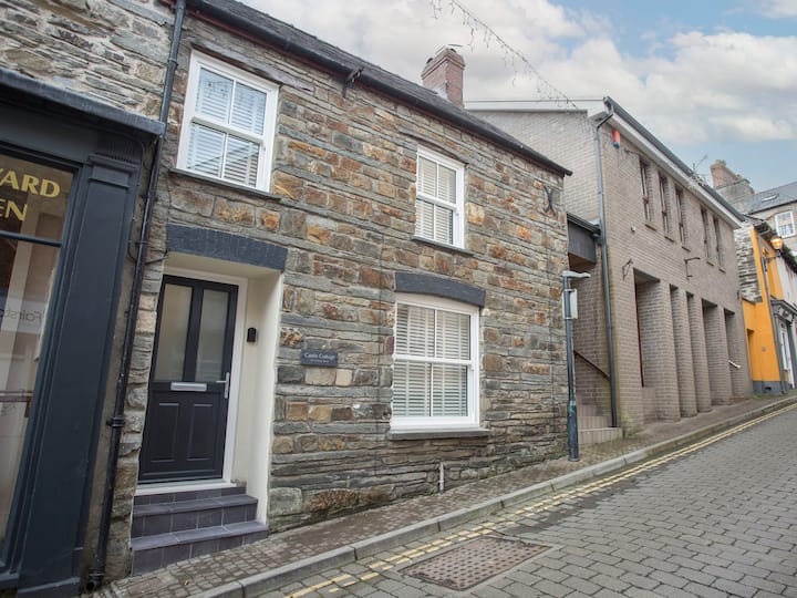 Castle Cottage - Aberporth