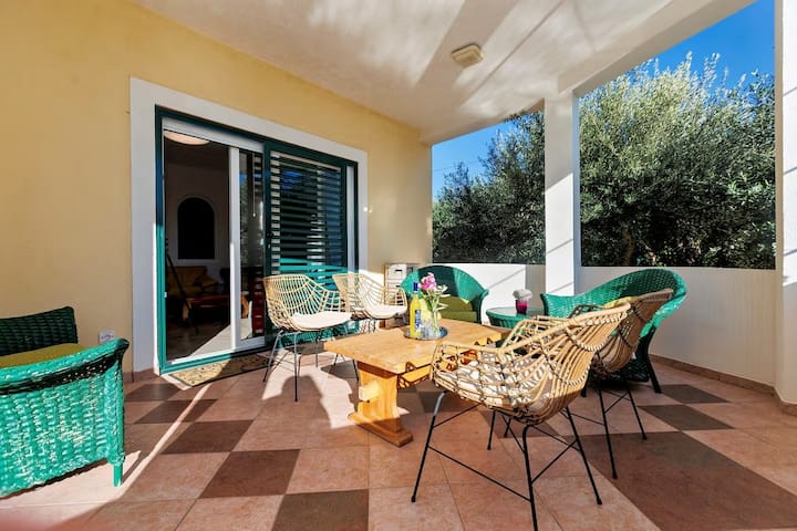 K-25280 Maison De Quatre Chambres Avec La Terrasse - Split