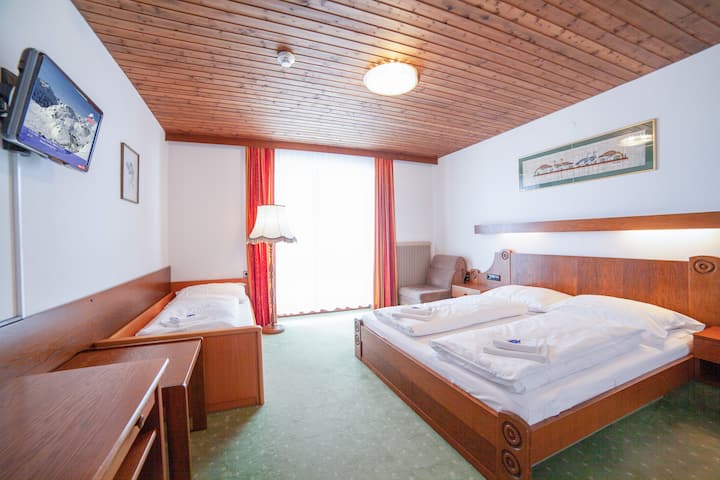 Dreibettzimmer Ski-in Ski-out Mit Dusche - Obertauern