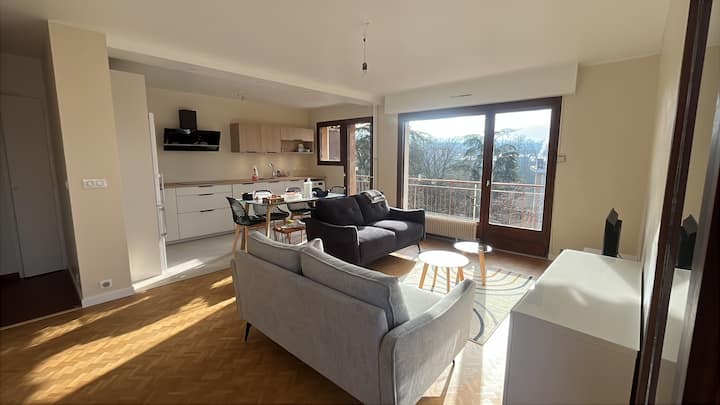Appartement Lumineux Avec Balcon à Annecy - Annecy-le-Vieux