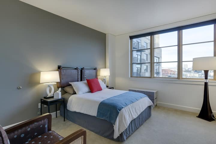 Renu | Central Portland Apartment · Gym & Parking - Portland, OR