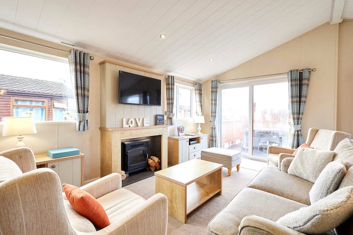 Host & Stay | Little Gem Lodge - Malton