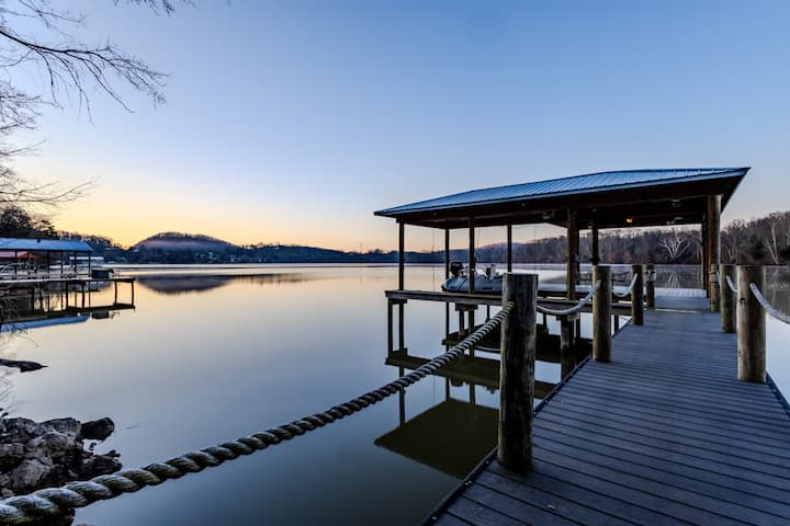 Emory River Retreat | Lakefront | Dock - Kingston, TN