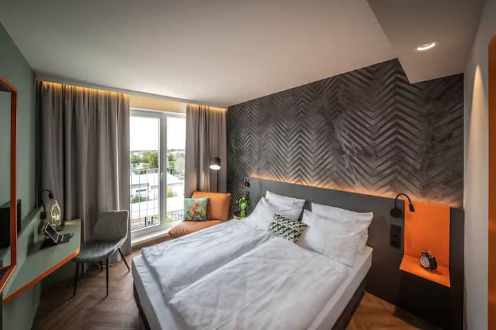 Modern Room Near Berlin Airport—3.3 Miles - Berlin
