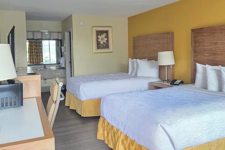 Clean & Affordable Room Near Hamilton Place Mall - Chattanooga, TN