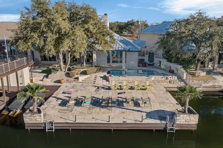 Palm Cove | Concierge Services | Infinity Pool - United States