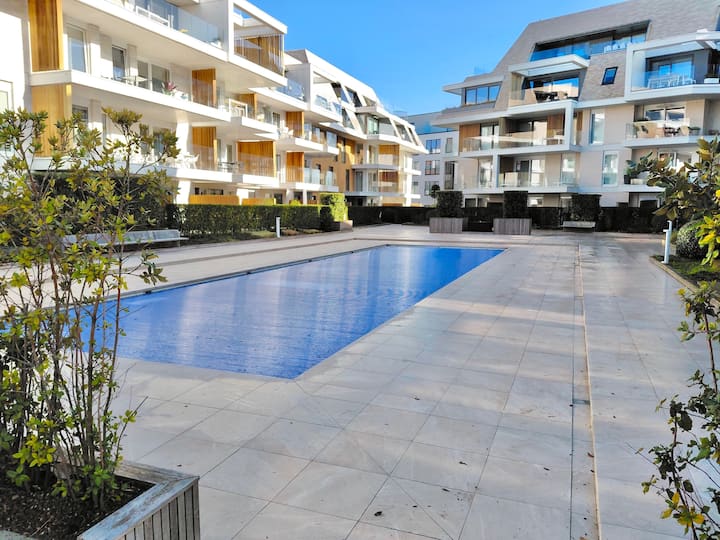 Appartement Luxe Avec Piscine & Parking - Nieuport