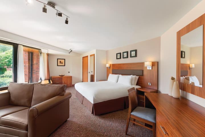 Wyndham Telford | Business Room | Hillside Work - Telford