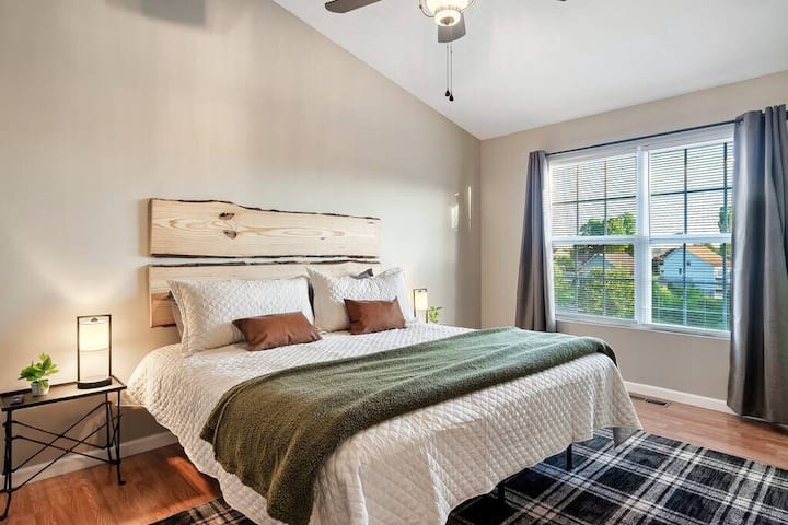 Pet Friendly Smoky Cabin Retreat・hot Tub・arcade - Sevierville, TN