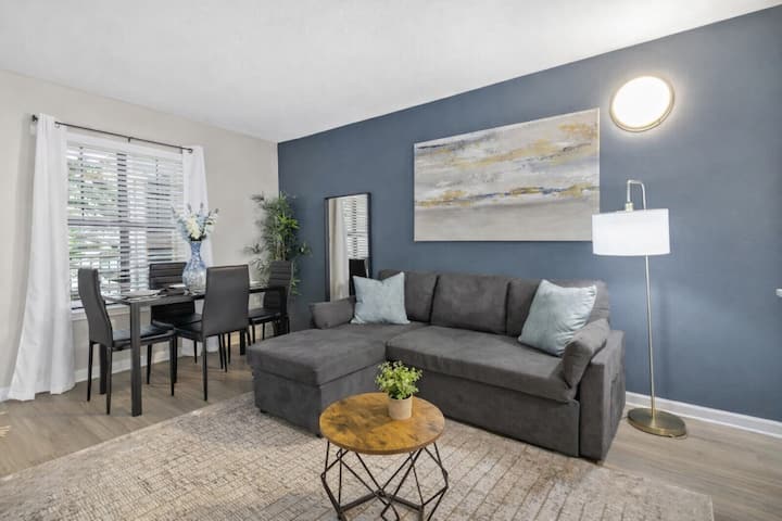 2 Br Hideaway | Near Ut & Downtown - Austin, TX