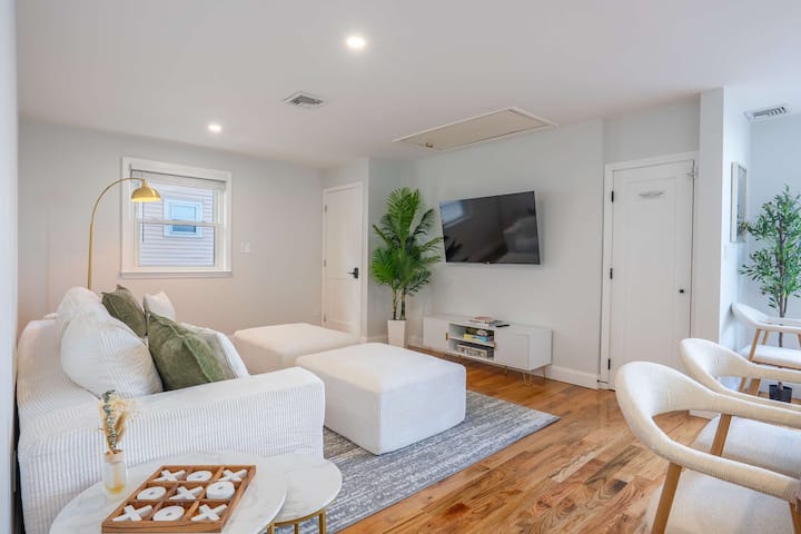 East Boston Apartment | 5 Min From Logan Airport - Boston