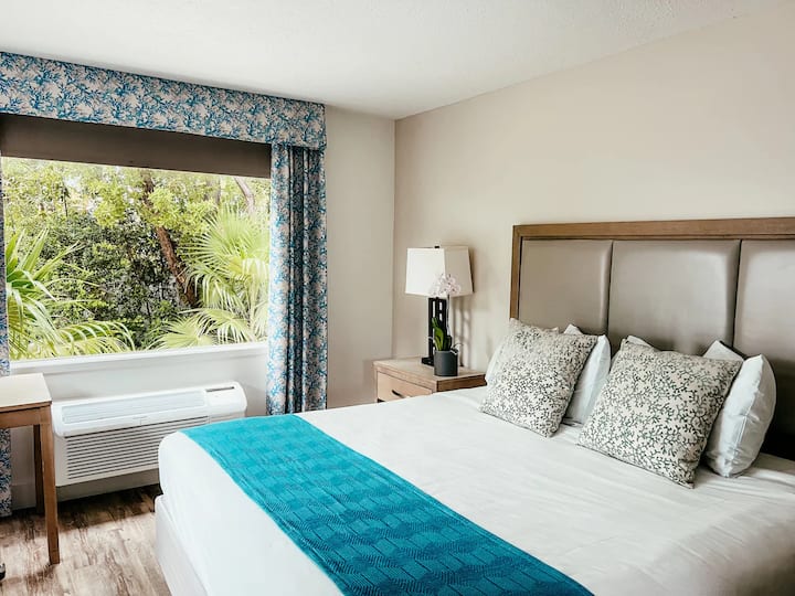 Key Largo Stay | 1 Unit | Near Overseas Hwy - Key Largo, FL