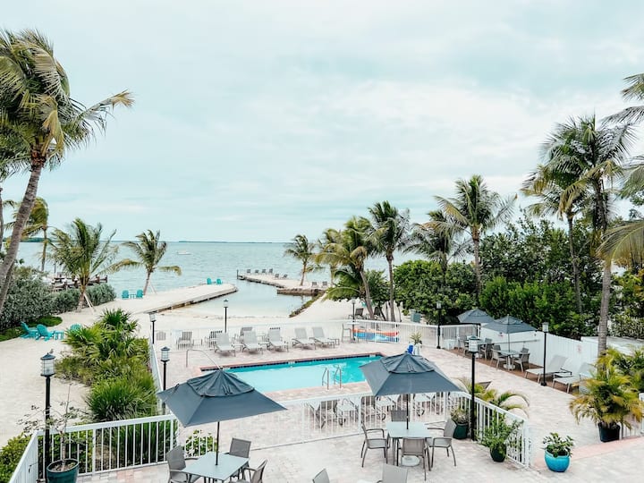 Beachfront Fun: Near Dolphins Plus Bayside. - Key Largo, FL