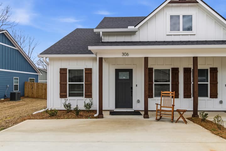 Stylish New Home Near Downtown Pine Mountain - Pine Mountain, GA