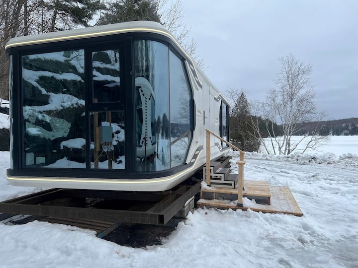 #42 Space Capsule 1-bdr - Parry Sound