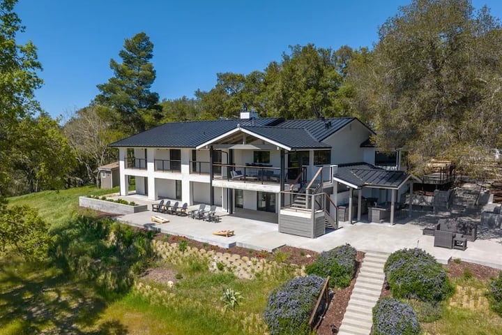 Estate @ Oak & Vine Vineyard Estate | Sleeps 33 - 卡盧科斯