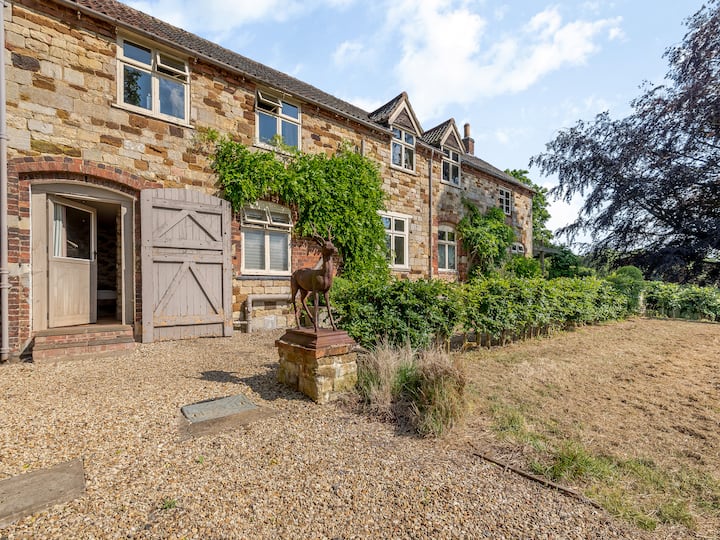 Croxton Lodge & Curlews Nest - Melton Mowbray