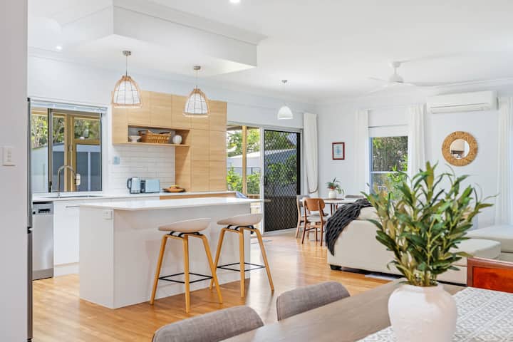 Sanctuary On Sunline - Private/pool/tropical - Hervey Bay