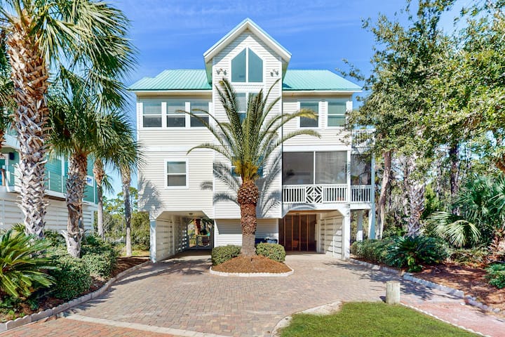 Newly Renovated 4br With Tennis, Private Pool & Ac - St. George Island, FL
