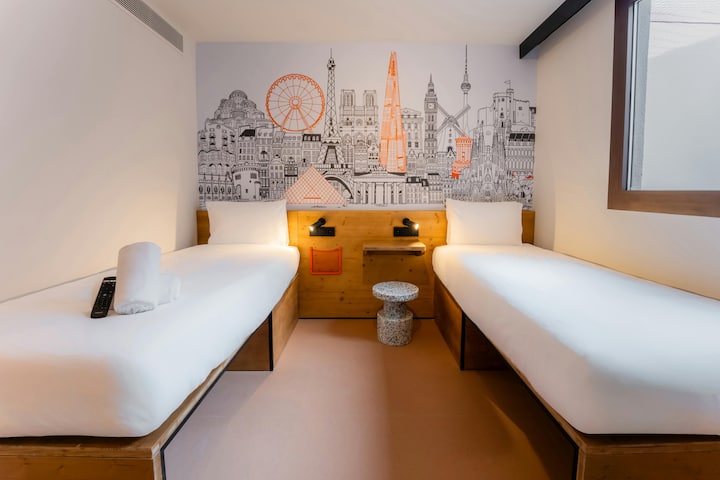 Standard Twin Room At Easyhotel Alicante - Alicante