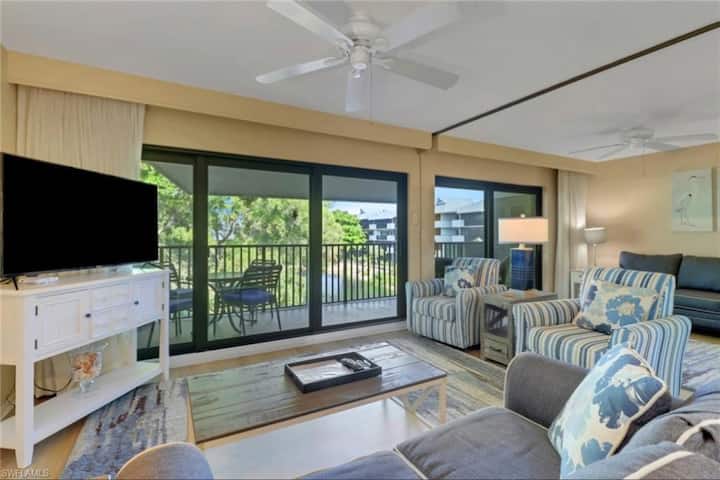 Park Shore Resort-top Floor-great Views Bldgf #345 - Naples, FL