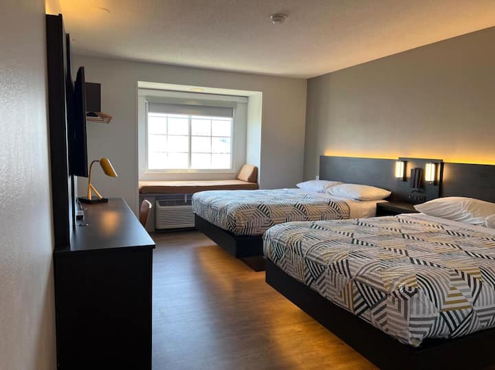Serene & Affordable Room Near Indy Motor Speedway - Indianápolis, IN