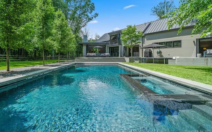 Luxury Estate Near Nyc | Pool, Privacy, Sleeps 10 - 댄베리