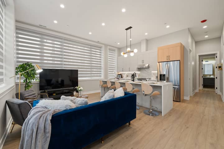 Chicago Getaway: Family-friendly 2bd 2ba Apartment - Wrigley Field - Chicago