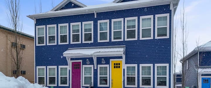 Riverwalk Lane - Charlevoix, MI