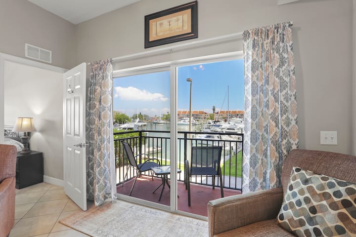 Madeira Bay #210 - Corner Marina-view Condo - Madeira Beach, FL