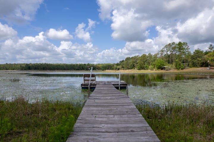 Hawthorne Retreat W/ Waterfront Fire Pit! - Hawthorne, FL