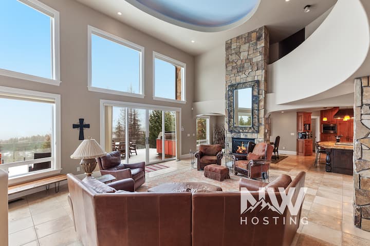 Nw Tuscan Retreat — 180° Vistas & Private Hot Tub - Coeur d'Alene, ID