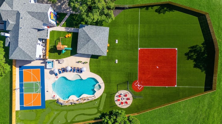 6k Sqft Estate -  Epic Amenities & Fun - Sleeps 22 - United States