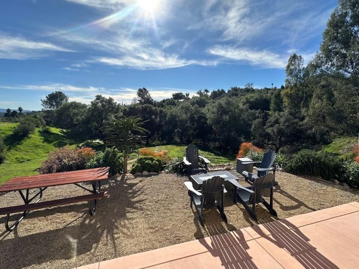 10 Acre Wine Farmhouse • Patio • Fire Pit • Grill - Fallbrook, CA