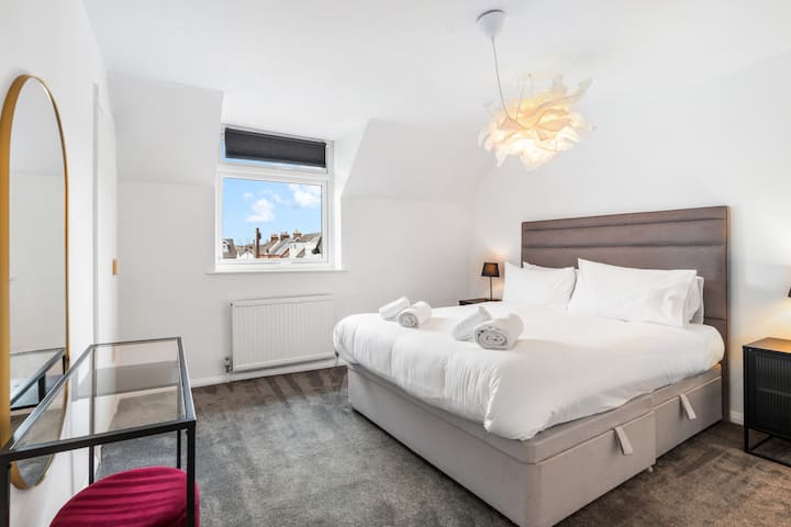 Central Horsham 5br Home | Parking | Pets Allowed - 霍舍姆