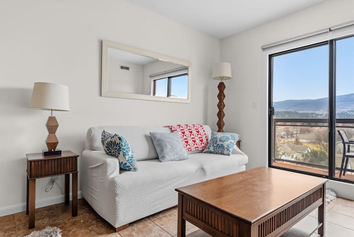 Central Kelowna 2br Condo | Steps To Beach Parks! - Kelowna