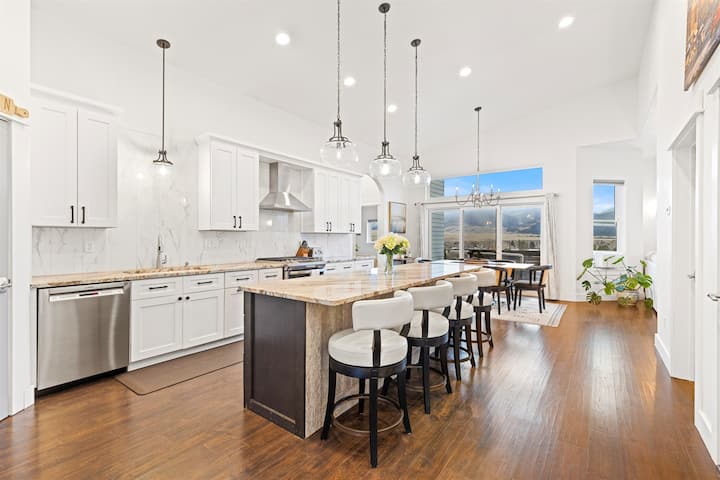 The Livingston Caboose | Gateway To Yellowstone - Livingston, MT