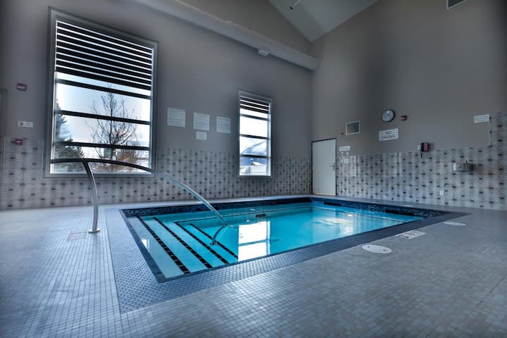 Wyndham Canmore | 2 Queen Deluxe | Ski Trail - Canmore