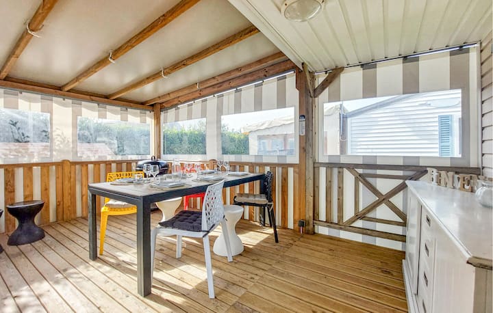 2 Bedroom Pet Friendly (Sta)caravan In Cancale - Cancale