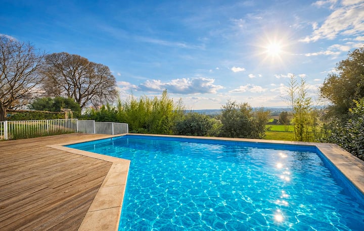 Stunning Home In Montaren St Mediers - Aubussargues