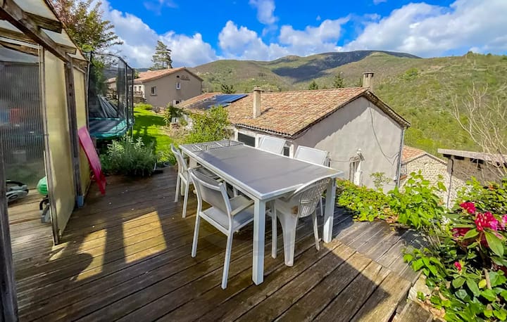 Lovely Home In Saint-julien-du-gua With Wifi - Ardèche