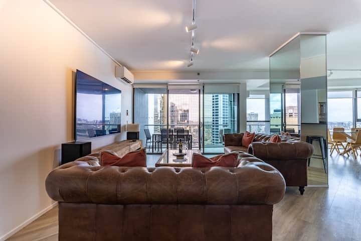 Stunning Views In 3 Bedroom Brisbane Cbd Apartment - Brisbane