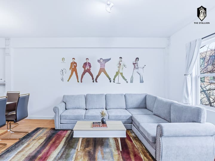 "Celebrating Elvis" Loft - Steps From Attractions - Memphis, TN