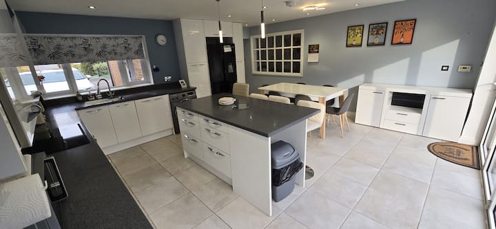 Moderne-maison-sdb Privée Avec Douche-vue Sur Jard - Ely