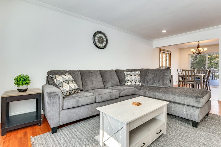 Family Fun In Scotch Plains! Home W/ Game Room - Edison, NJ