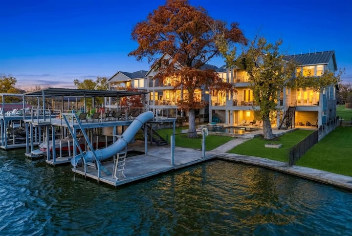 Cypress Hideaway – Lakefront Luxury With Pool, Spa - Kingsland, TX