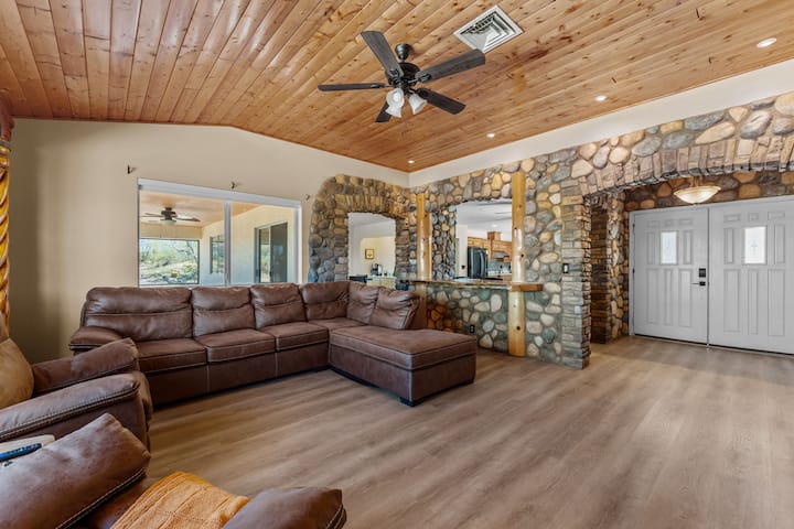 Saguaro Ranch With Horse Corrals - Wickenburg, AZ